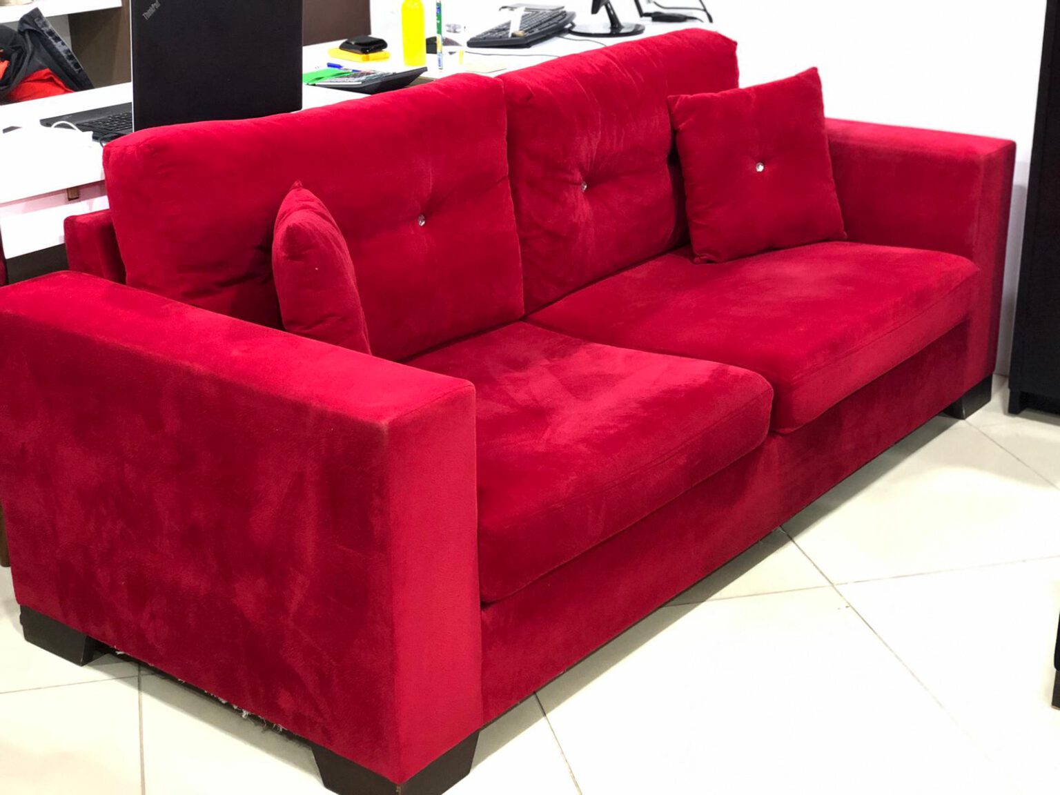 ikinci-el-ekonomik-kirmizi-koltuk-takimi-uclu-kanepe – İkinci El Eşya ...